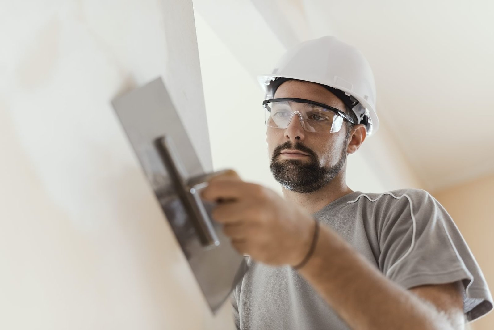 How to Identify a Good Plaster Professional? • Best Pro Builders